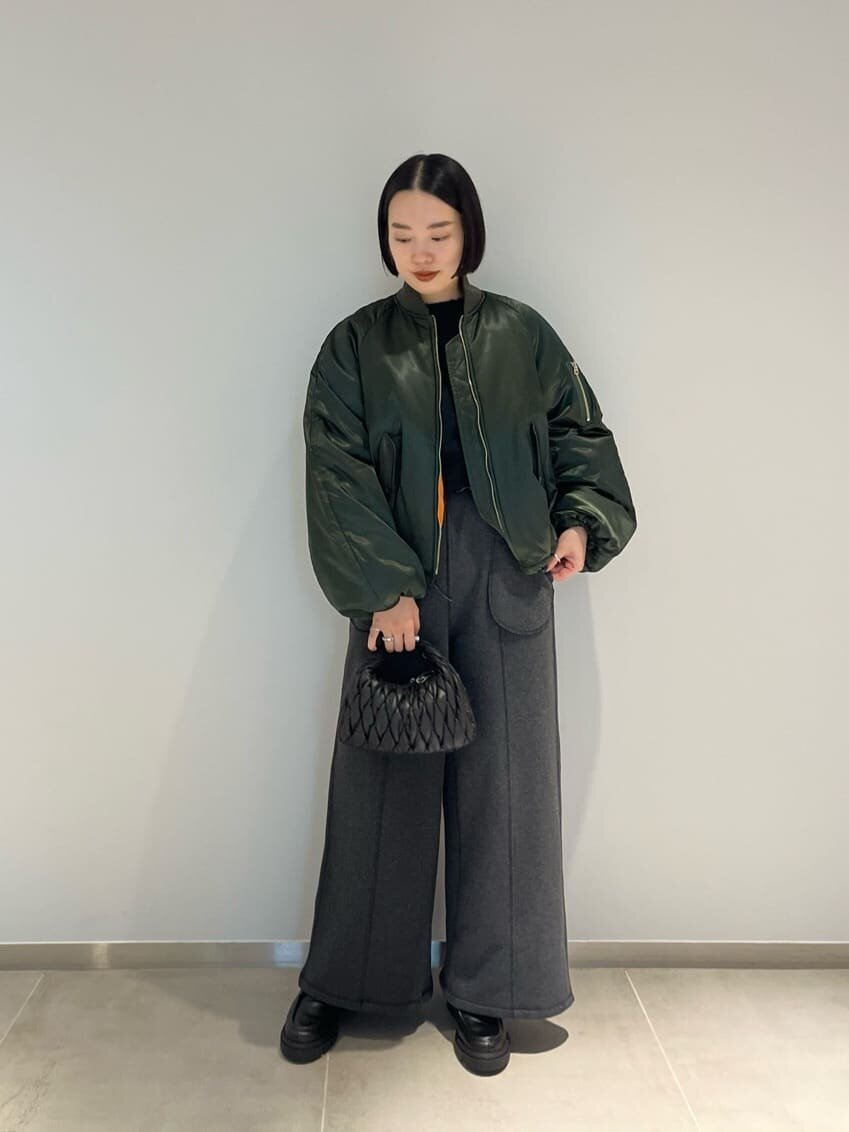 大人女子のMA-1コーデ おすすめ29選｜着こなしのコツとカラー別のお手本スタイル - UAコラム／UA COLUMNS | ユナイテッド ...